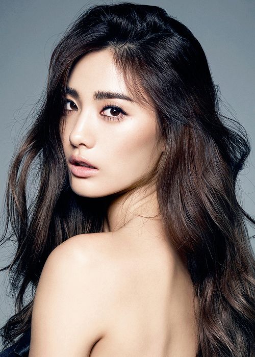 9 Flattering Dark Chestnut Hair Color Ideas