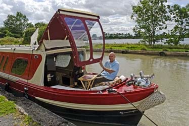 Narrow boats and Idea's for small spaces: Modern narrowboats.