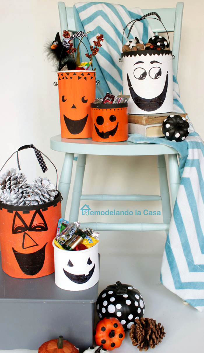 Halloween Recycled Candy Containers - Remodelando la Casa