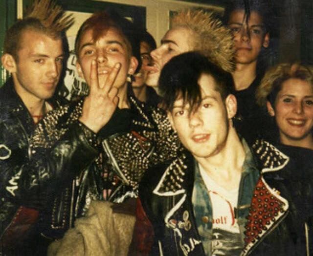 Candid Snapshots of ’80s Punk Culture Through an Amazing Instagram ...