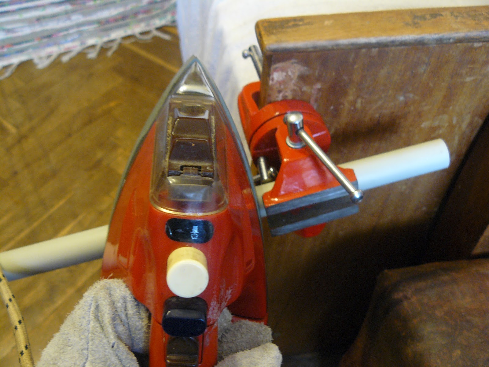 Buskador's LARP: How to make a curved larp boffer sword.