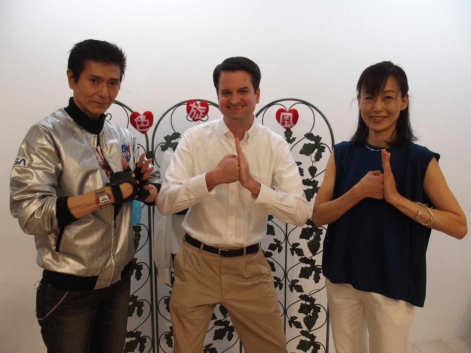 Sidelong Glances of a Pigeon Kicker: June 2017