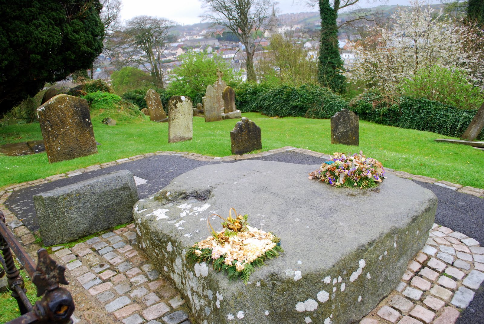 Mille Fiori Favoriti: Saint Patrick's Grave in Downpatrick, Northern ...