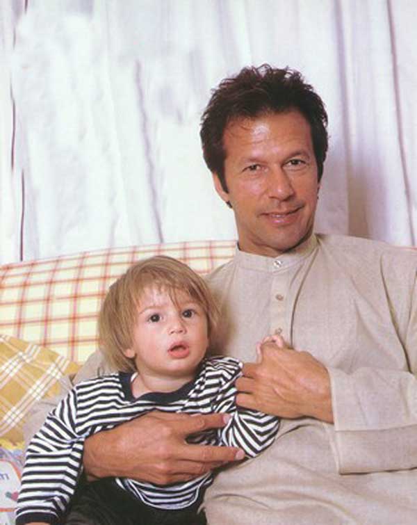 IMRAN KHAN: IMRAN KHAN WITH HIS SONS