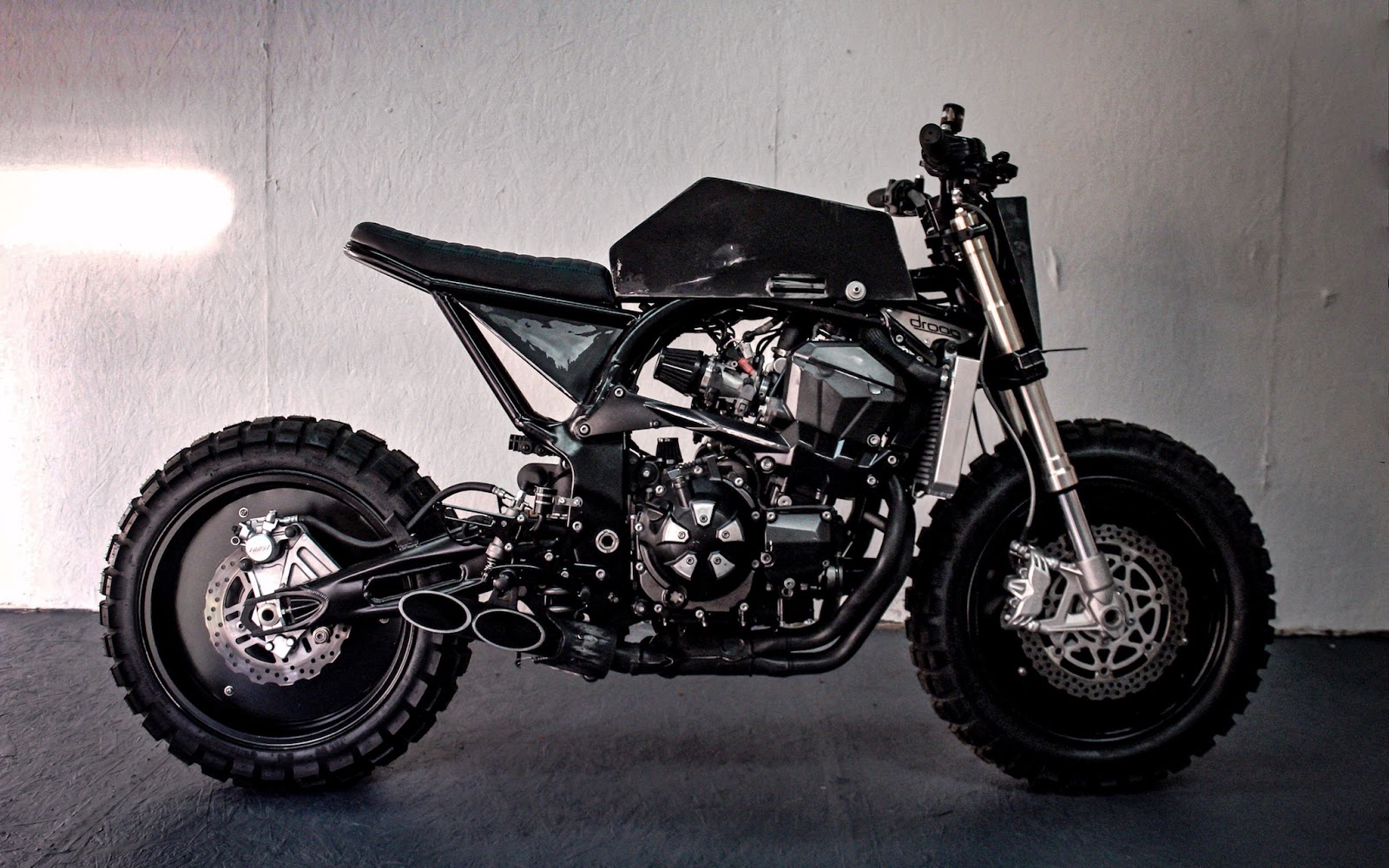 Zed 1.0 - Inazuma café racer