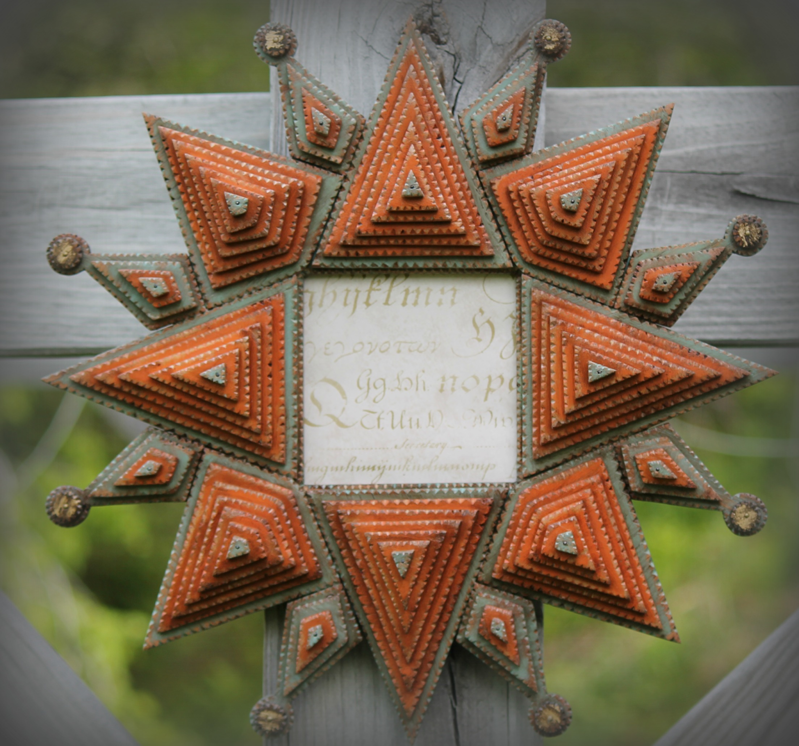 Downeast TRamp and Whimsy: Starburst Tramp Art Frame: Completion!