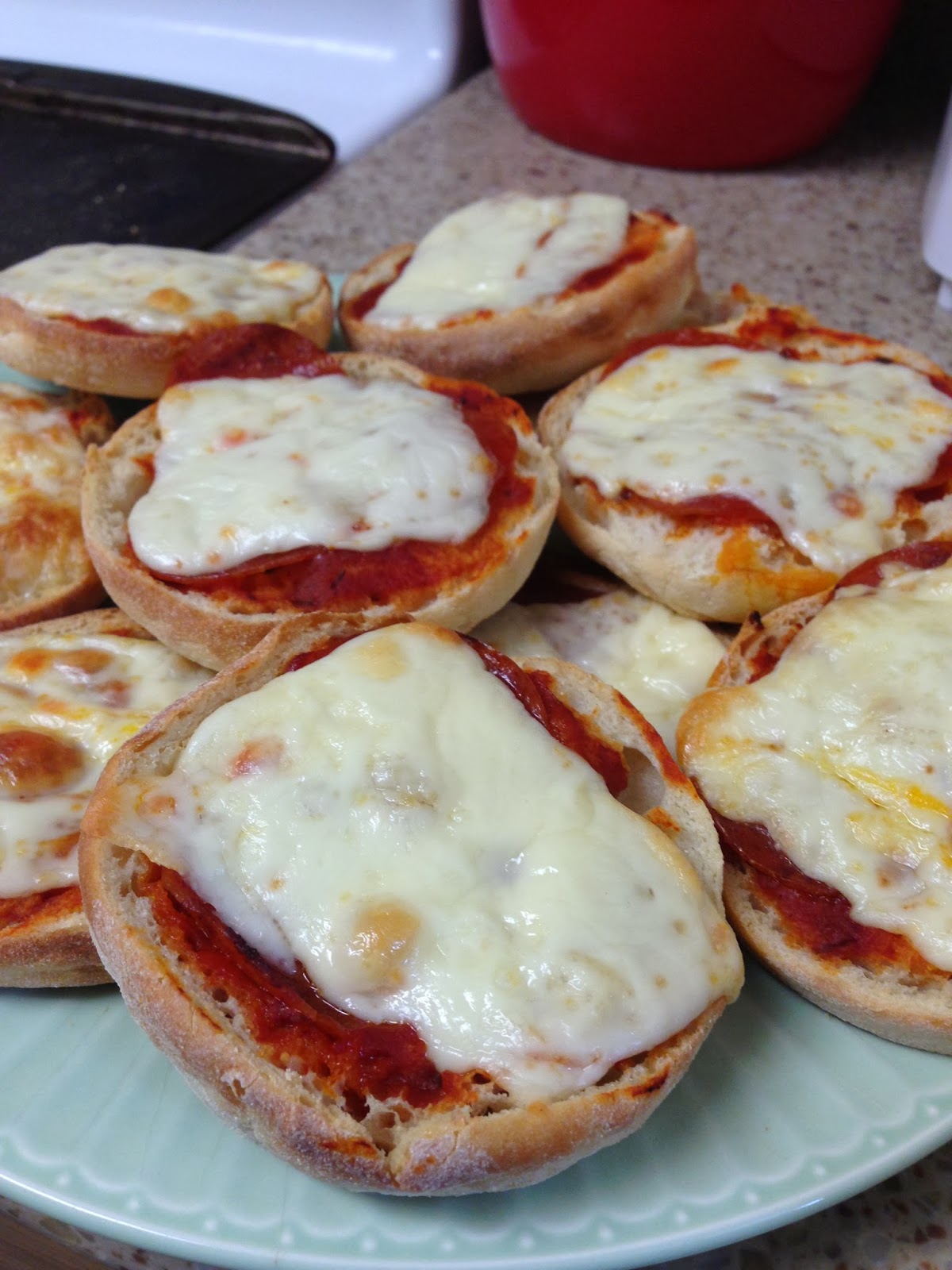 Great Gruel : English Muffin Pizzas