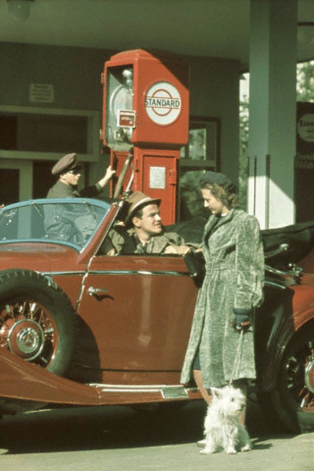 53 Stunning Color Photos that Defined the 40's Female Fashion ~ Vintage ...