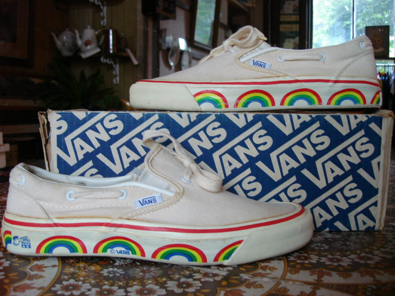 theothersideofthepillow: vintage VANS rainbow SCENE AS 15 slip-on lace ...
