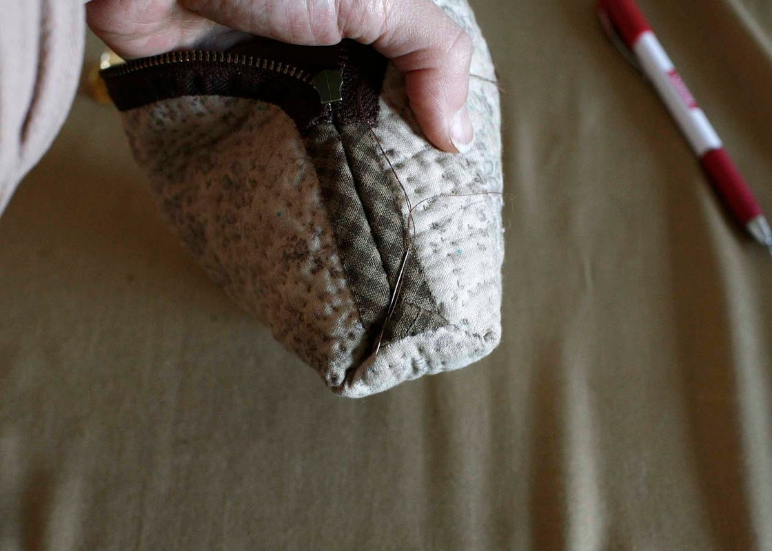 Cosmetic Bag Japanese Patchwork Tutorial. ~ DIY Tutorial Ideas!