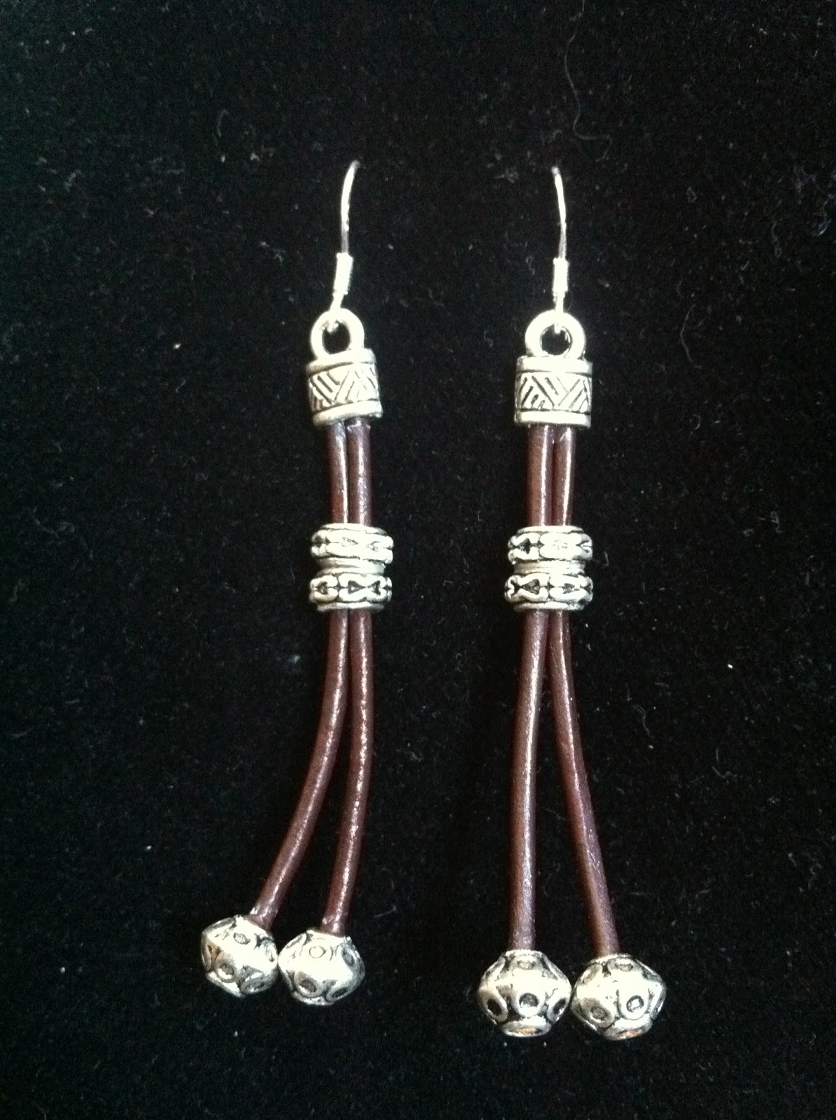 INCA JOYERÍA ARTESANAL: INCA, Colección Plata y Cuero- PENDIENTES