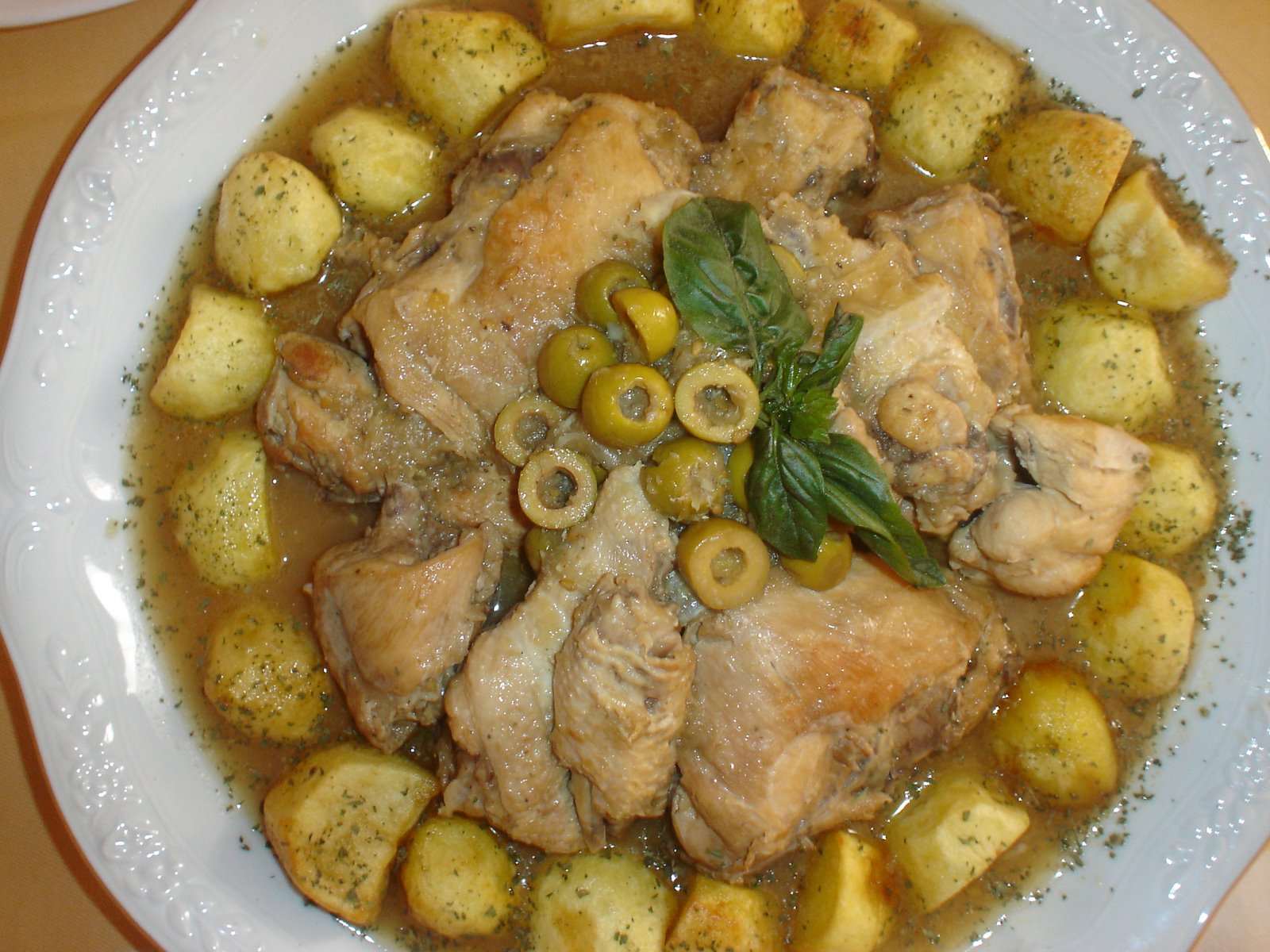LA COCINA DE MORENISA: Pollo con Aceitunas