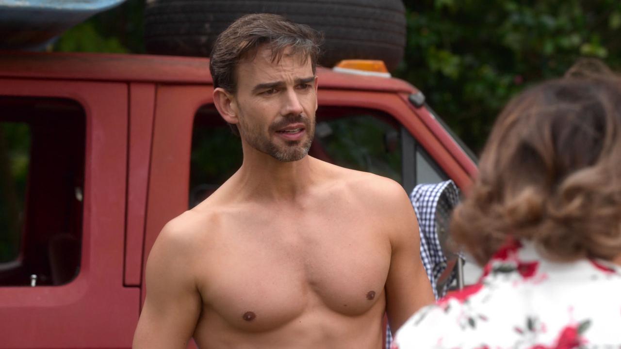 Alexis_Superfan's Shirtless Male Celebs: Christopher Gorham shirtless ...