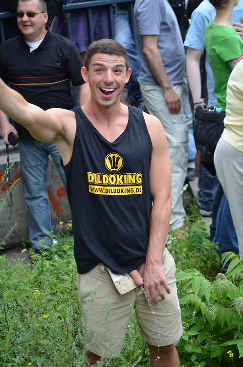 Male desperation, peeing, and wetting