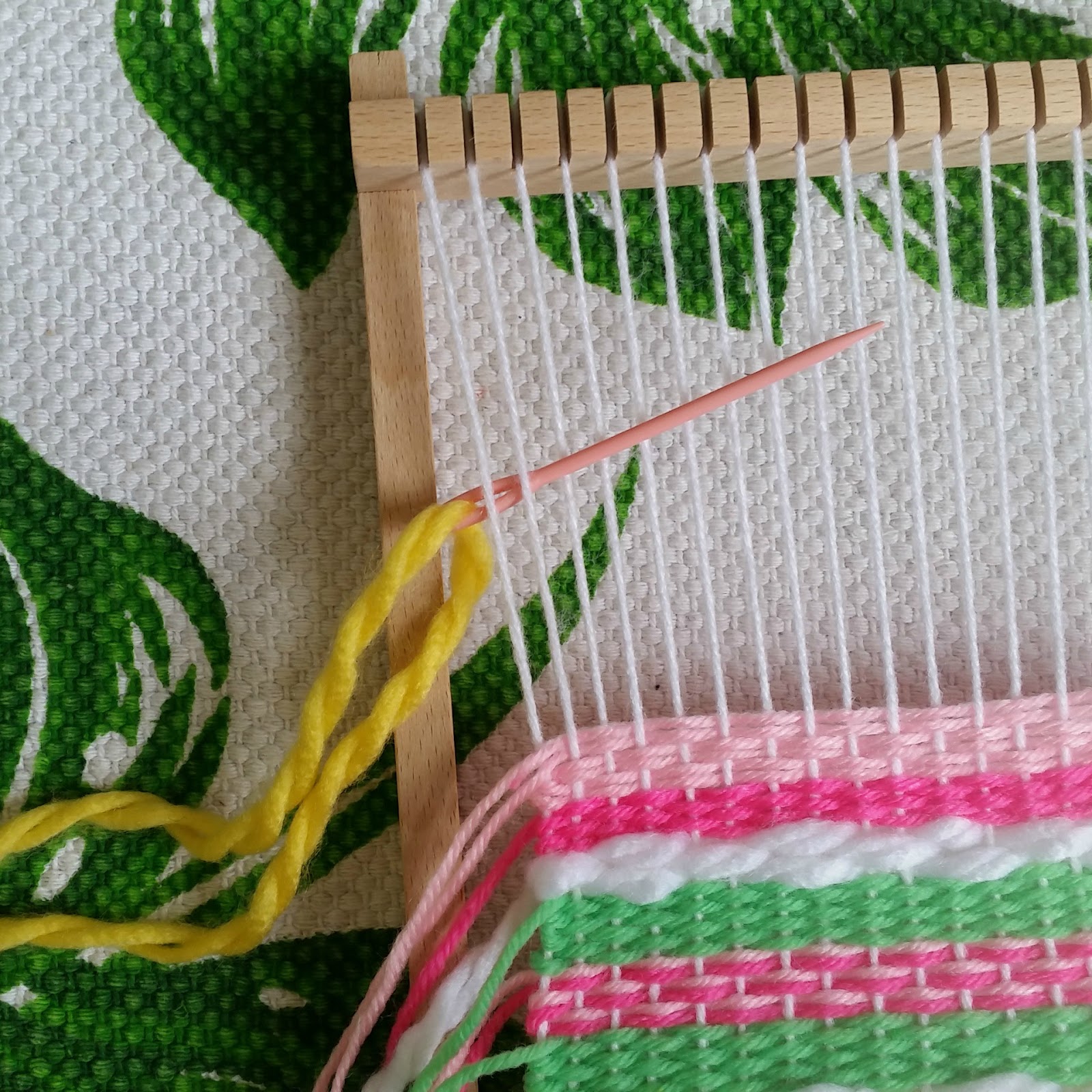 cupcake cutie: How to weave: Free step-by-step tutorial