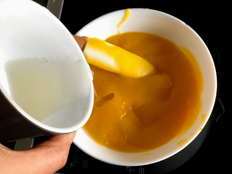 Egg-less Mango Mousse Shots