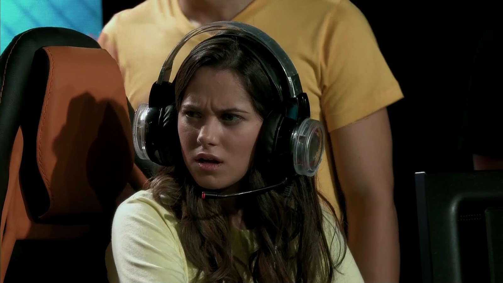 Noobees Brasil Noobees Silvia Será A Melhor Gamer Do Mundo Promo