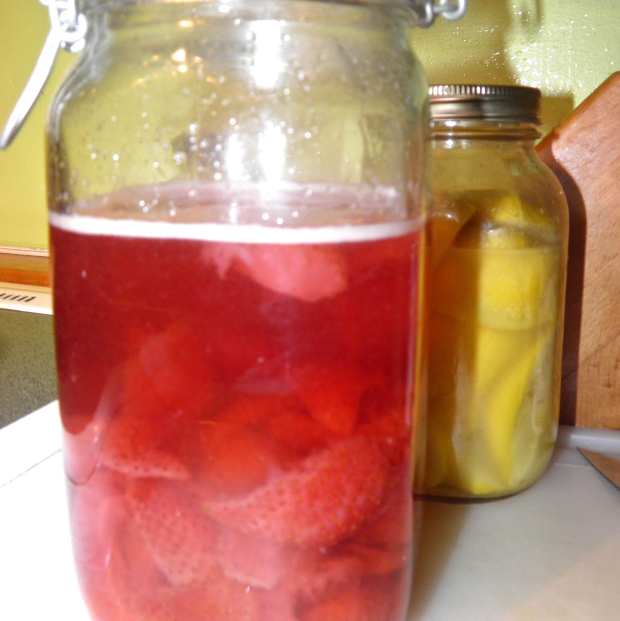 Docaitta Lifestyle: Homemade Booze: Strawberry Cream Gin
