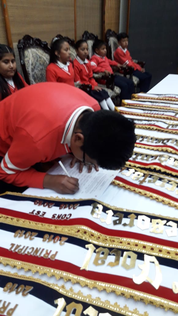 ACTO DE POSESIÓN DE CONSEJO ESTUDIANTIL 2018-2019 ~ Escuela de ...