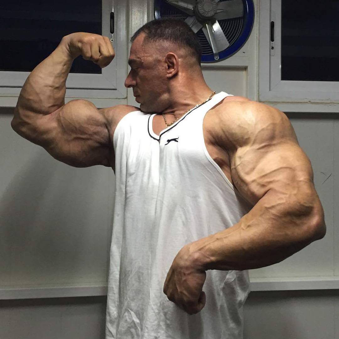 Muscle Lover: Turkish-Cypriot bodybuilder Murat Senyigit (2)