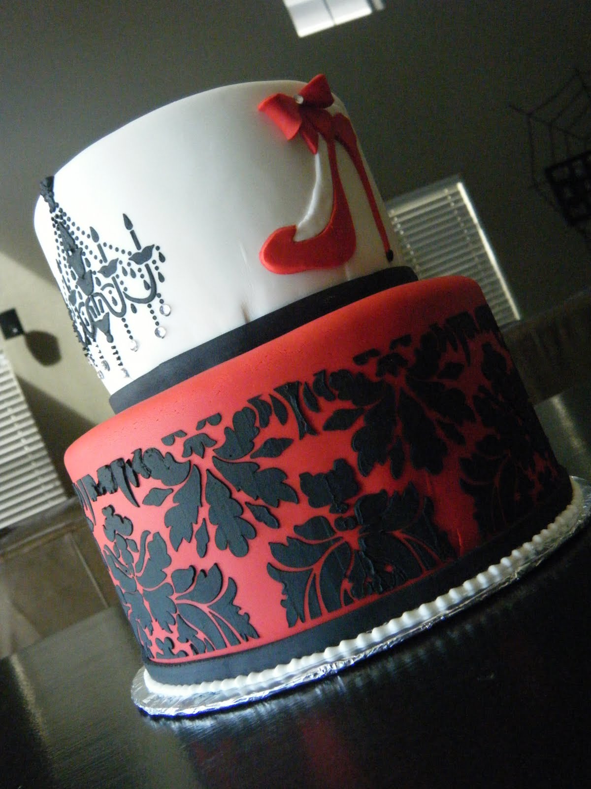 Cassy's Cakes: Red and black Damask birthday