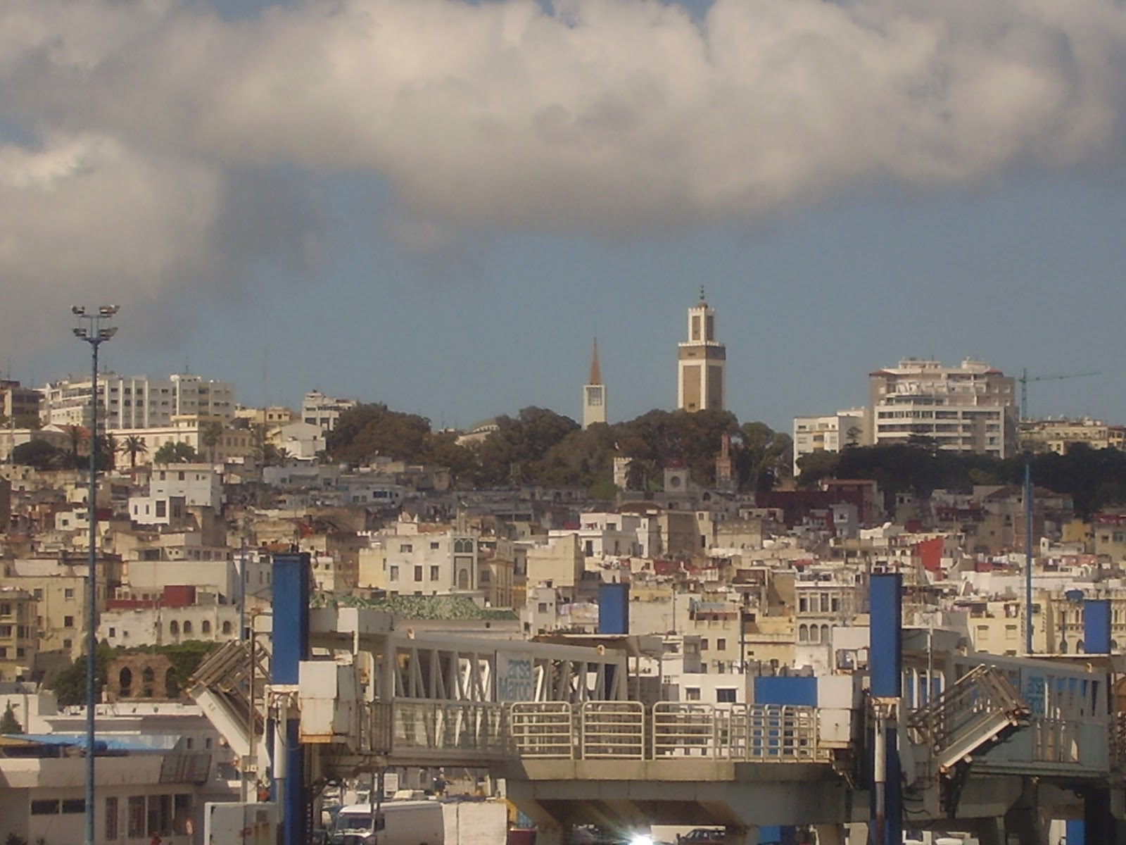 Les Aventures de Sylvain et Annie: TANGER ville Internationale et Marocaine