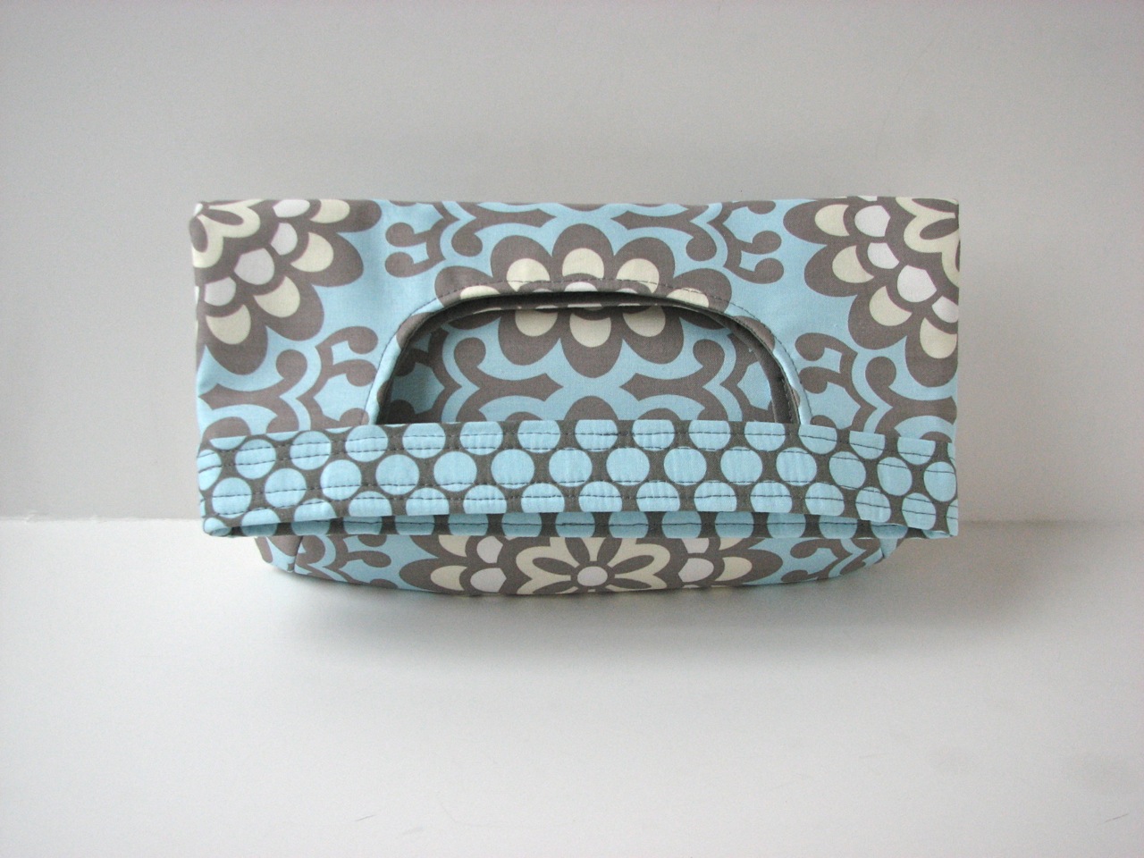 Blue Calla - Adventures in Sewing: Convertible Clutch Pattern Review