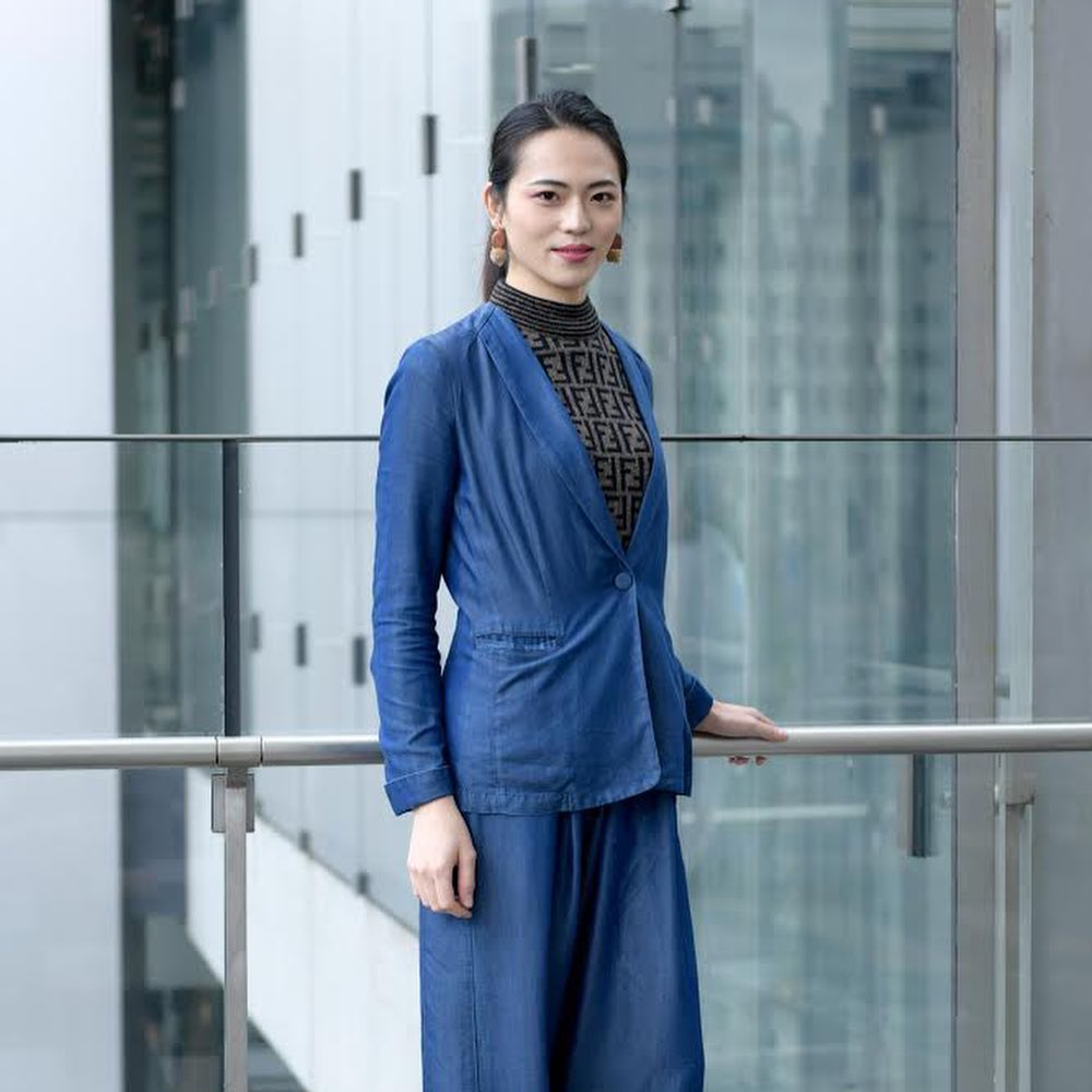 Sari Kaede – Most Beautiful Japan Trans Women in Office Unifrom - TG Beauty