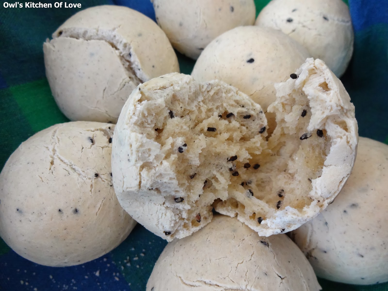 ஜ۩۞۩ஜ Vanessa の 温馨厨房 ஜ۩۞۩ஜ : Korean Sesame Tapioca Bread / Korean QQ Bun