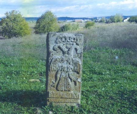 Historia y monumentos sobre Azutan: El mojon