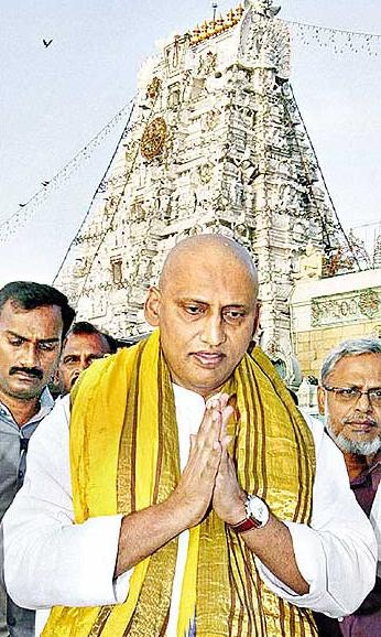 newspics: 'Gundu' Boss