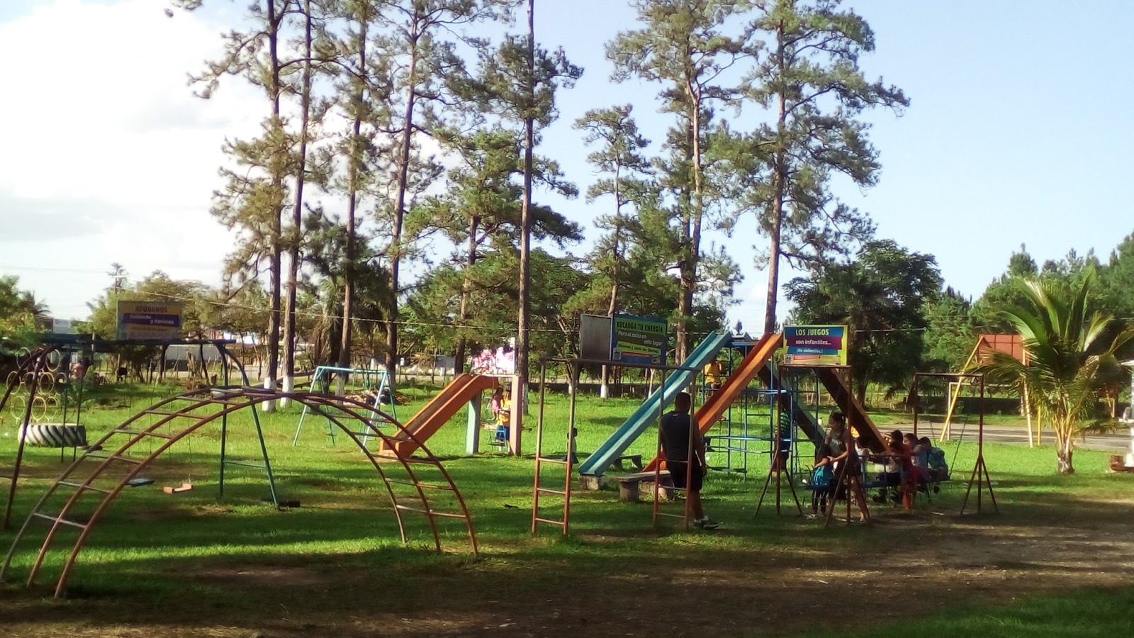 PARQUES DE DIVERSIÓN ~ Asi es poptun