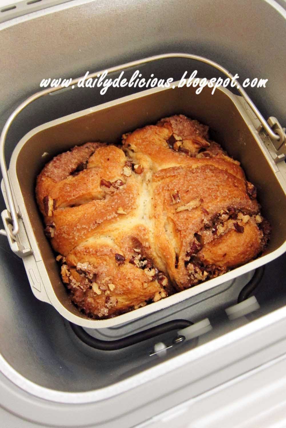 dailydelicious thai: Cinnamon nut buns