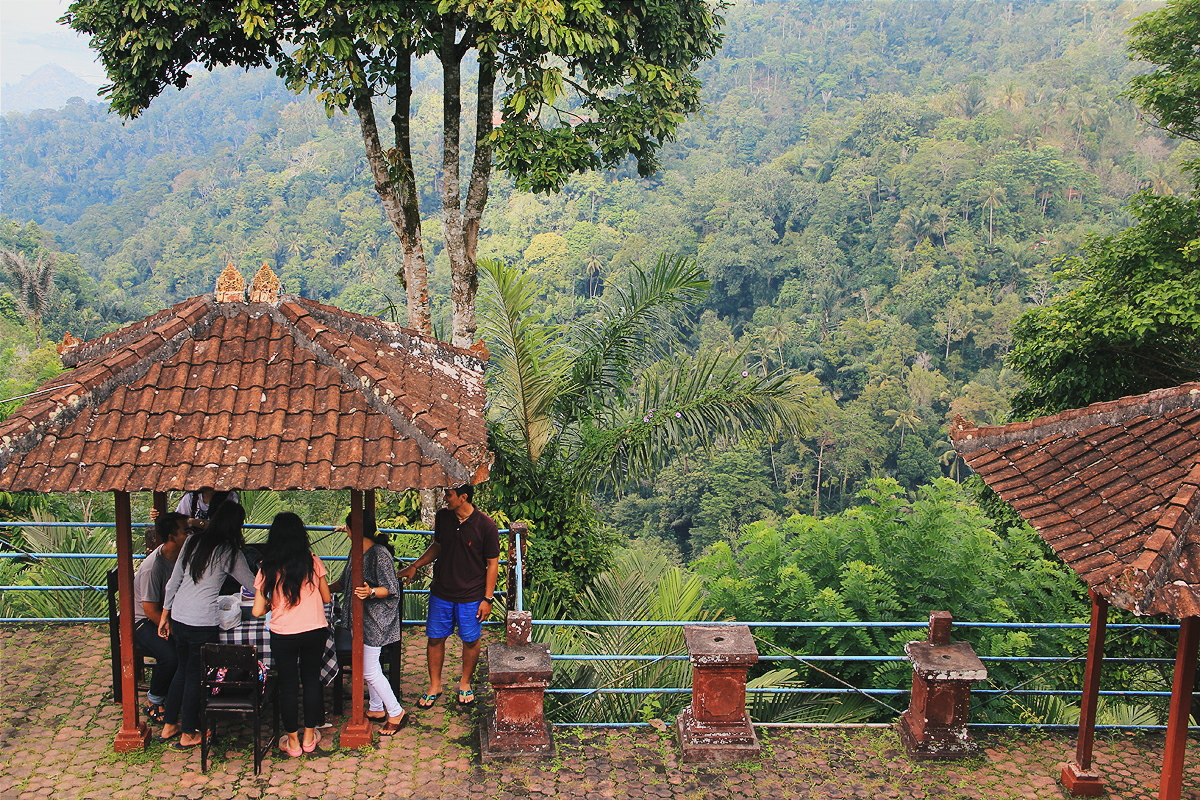 Surga Tersembunyi di Balik Bukit Putung | Roni Family Tanah Lot Bali