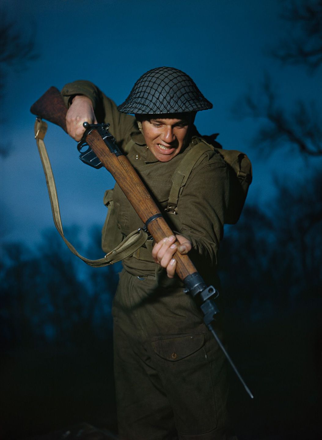 Incredible Photographs That Show World War II in Brilliant & Immersive ...