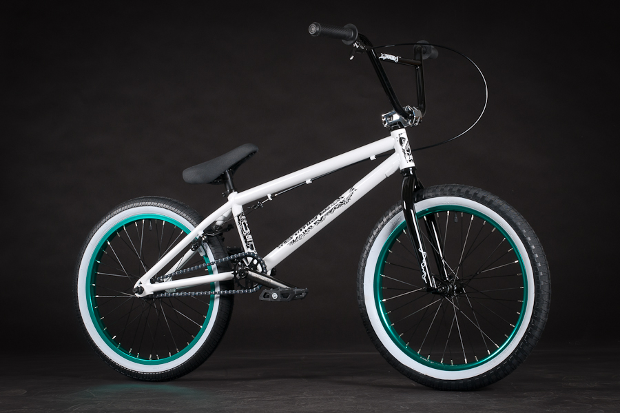 "BEMEKIS 2021": BICICLETAS WETHEPEOPLE Y RADIO BMX 2013