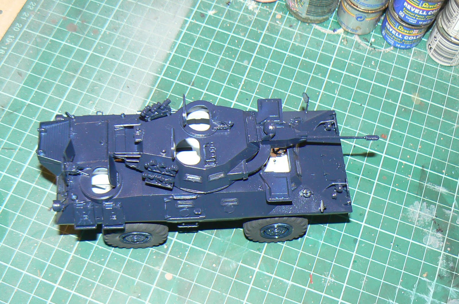 miniature corner: V-150 Commando w/20mm cannon police force scale - 1:35