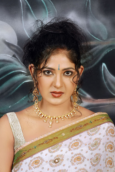 LATEST MOVIE MASALA: Yagna Shetty Spicy Photo Gallery