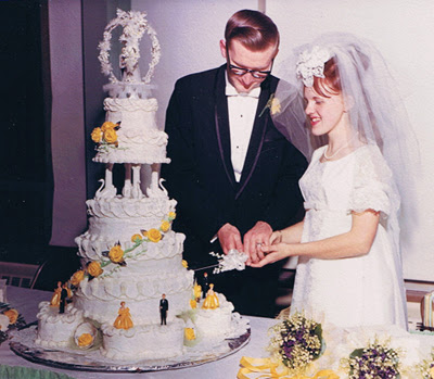 Retro Cookbook Recipes: I'm back! And there's 1960s wedding cakes to share