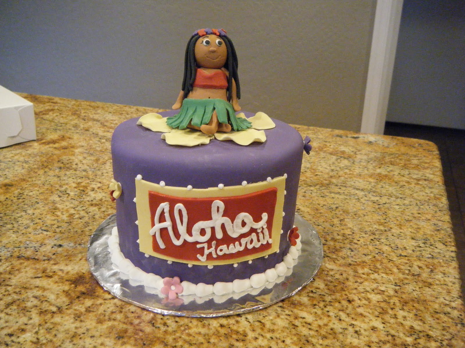 Cassy's Cakes: Hawaiian Cake and cupcakes