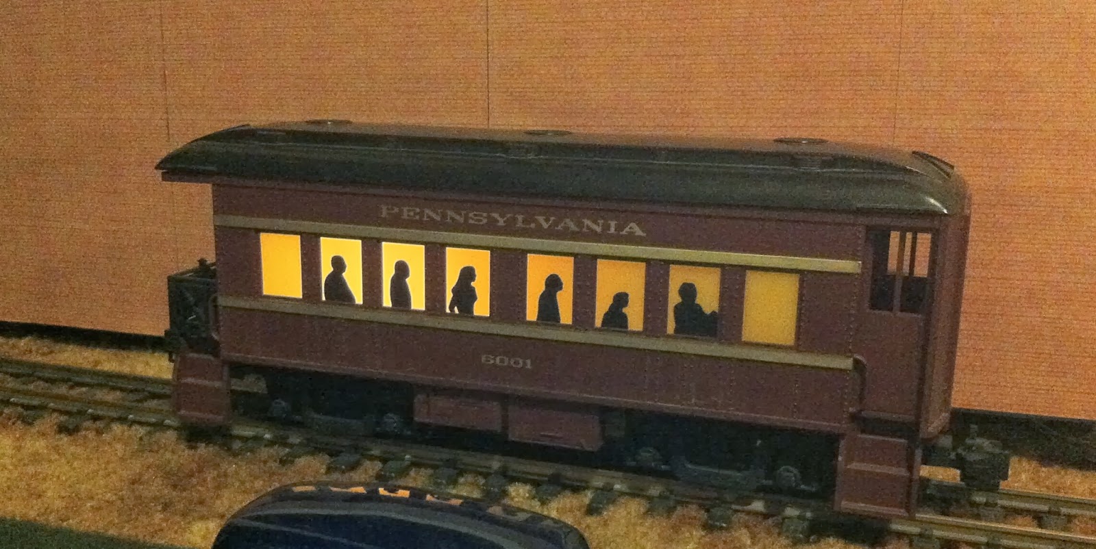 Izzy man: G scale train unboxing