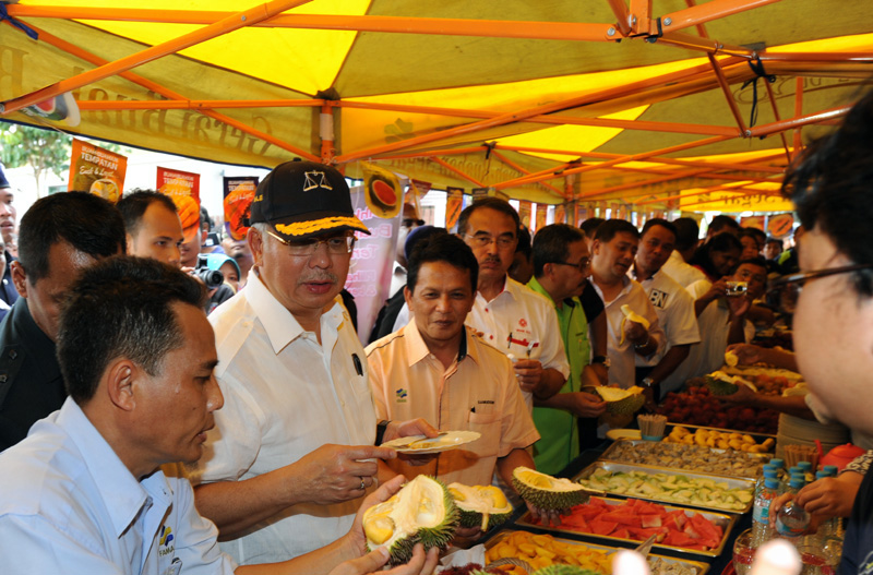 Gambar Dato Seri Najib Di Melaka Berusaha mendekati Hati Rakyat....