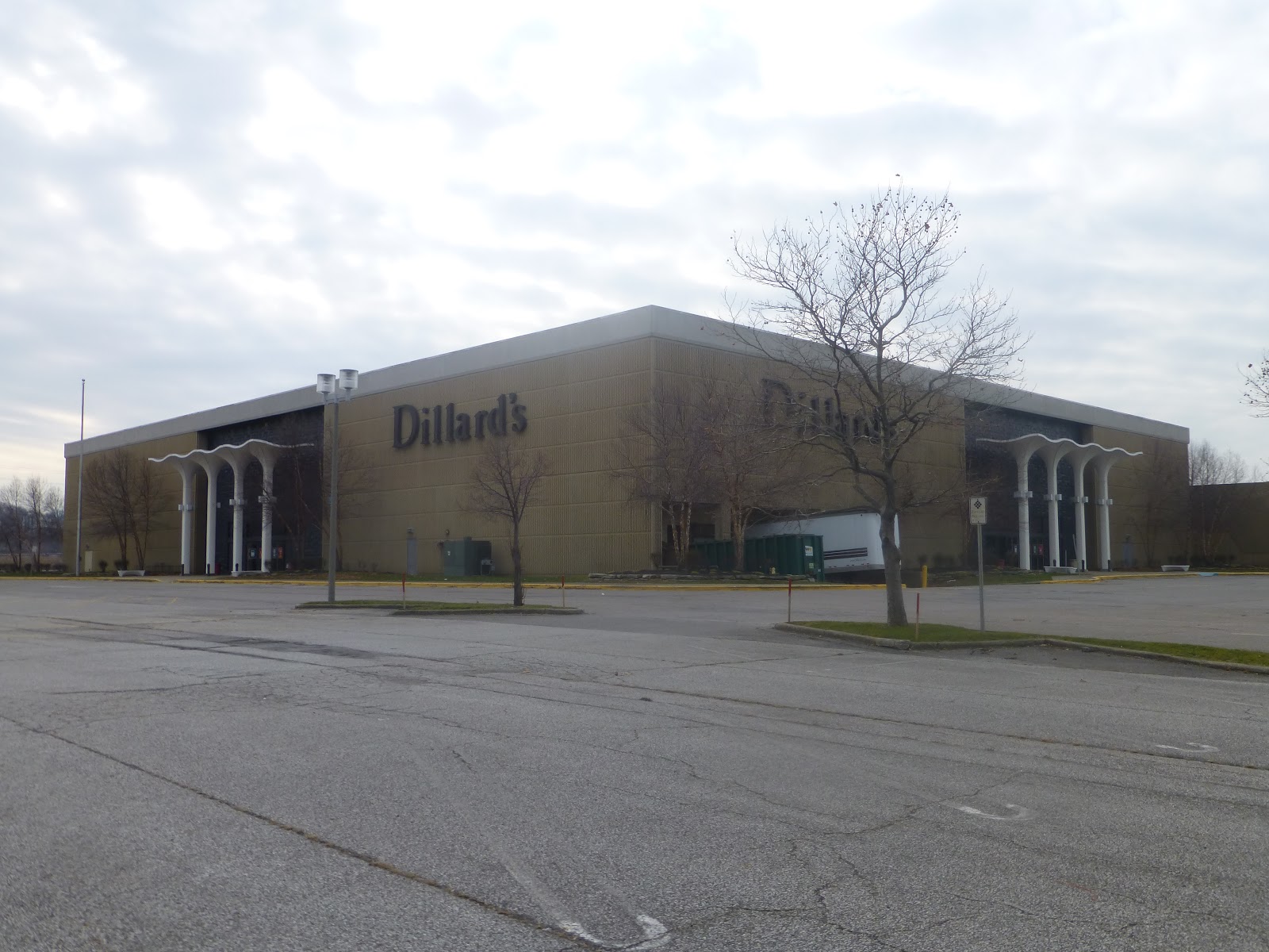 Dead and Dying retail: Euclid Square Mall, Euclid, Ohio