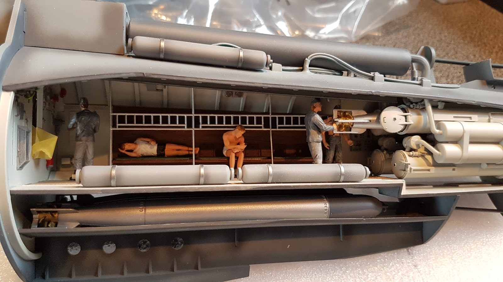 Model van een Duitse Type VIIC U-Boot in schaal 1:48: Meet the crew....