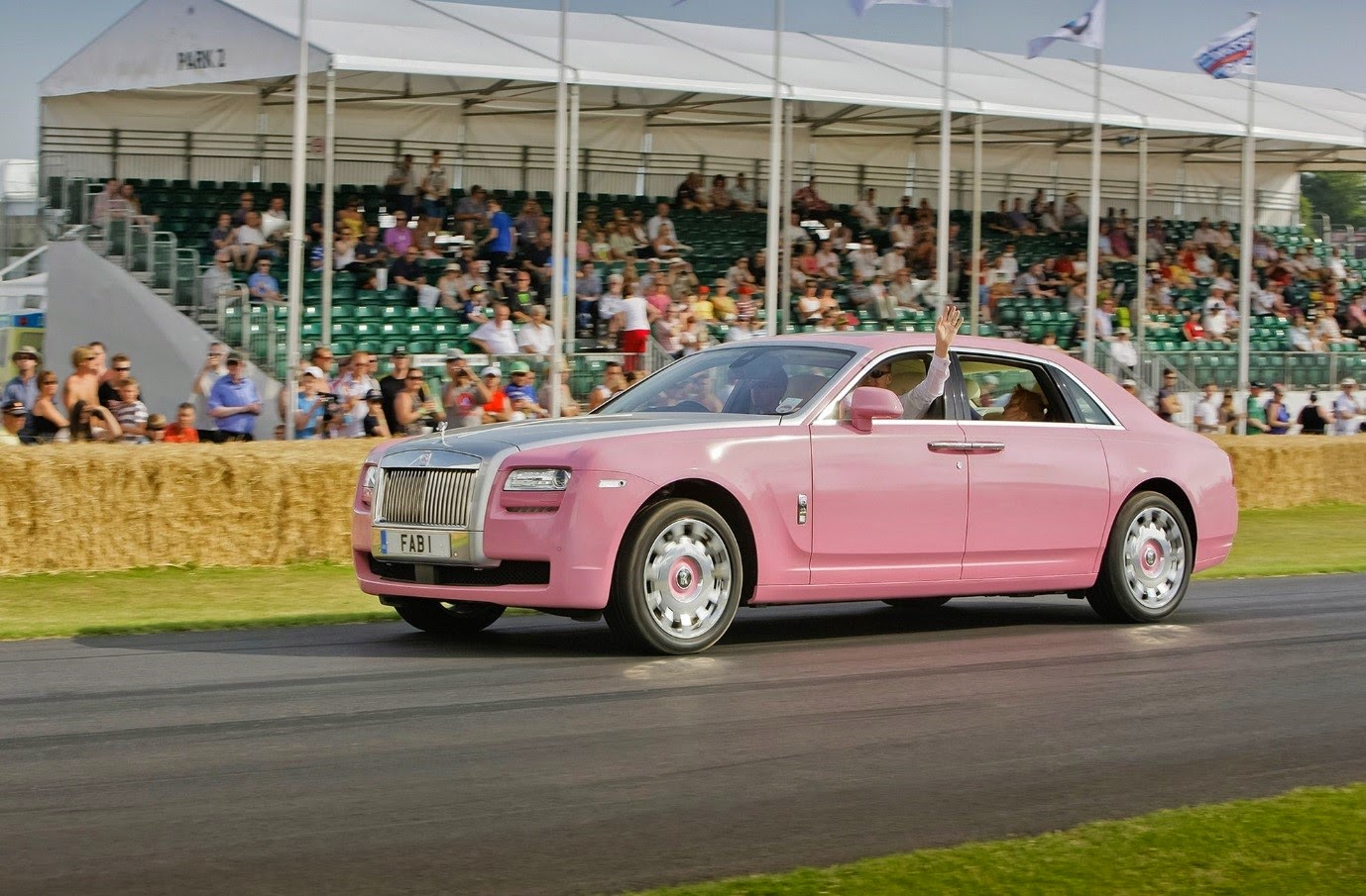 Pink Rolls-Royce Ghost ~ Big Motoring World
