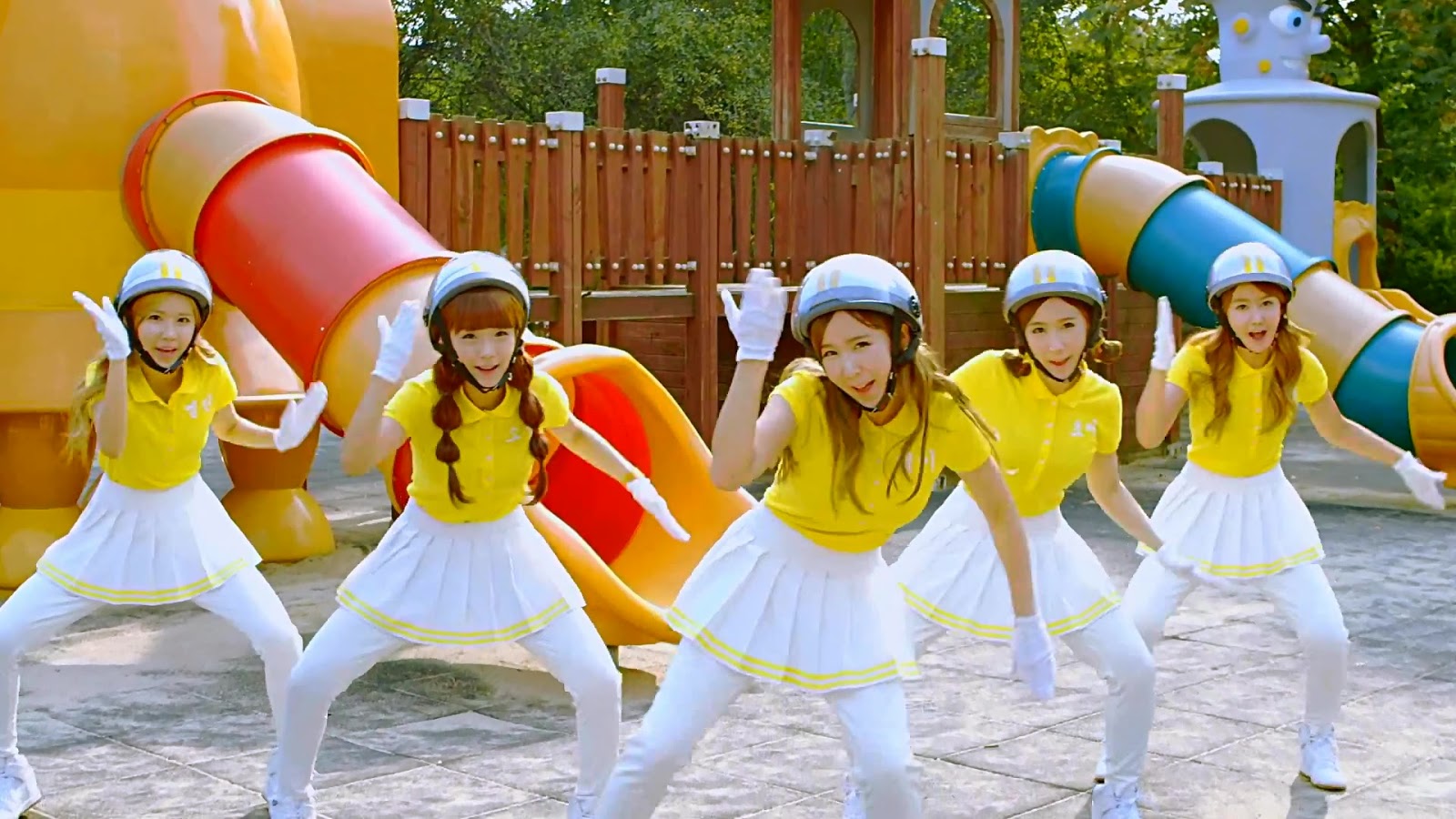 Η Sony βγάζει νέο βίντεο για το Bar Bar Bar των Crayon Pop - κάνει ότι ...