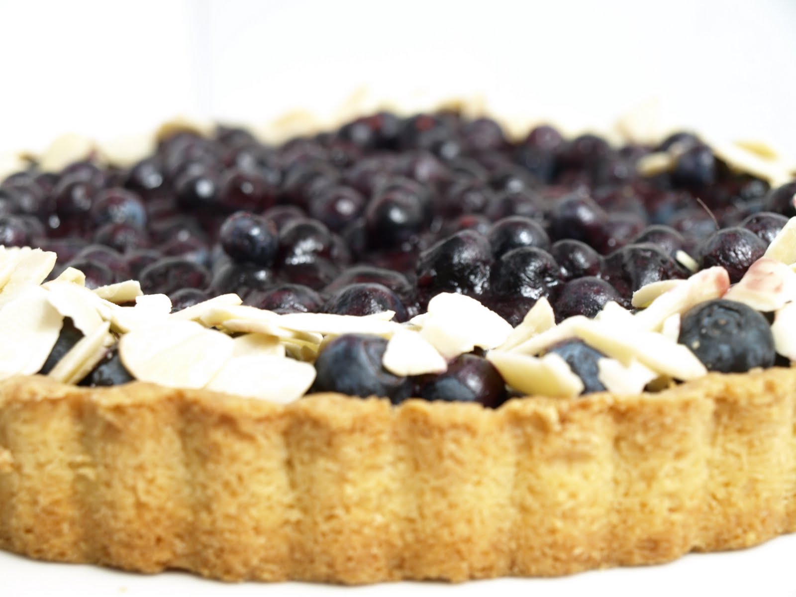 PETIT TREAT: Blueberry Almond Tart