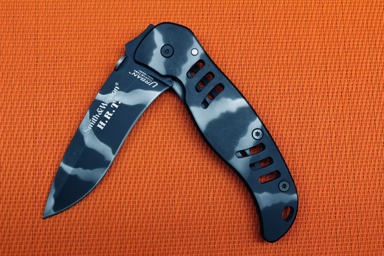 ARMAS BLANCAS 66: - SMITH & WESSON HRT SWFLC