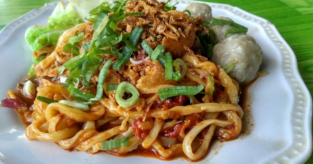 Makan Siang dengan Mie Level Miago Spicy Bakso