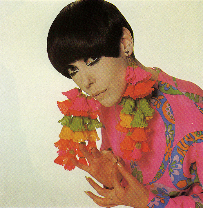 30 Stunning Color Photographs of the "Queen of Mod" Peggy Moffitt in ...